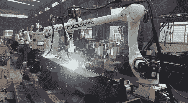 Birth of "Crane Intelligent Factory" of Henan Dejun